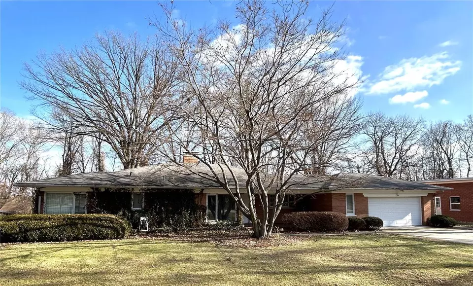 68 Carnation Dr, Belleville, IL 62221 - Movoto