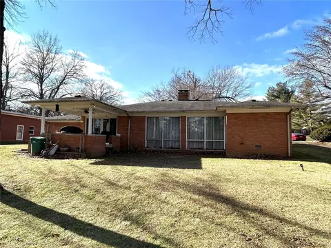 68 Carnation Dr, Belleville, IL 62221 - Movoto