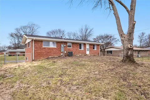 10 President Way, Belleville, IL 62226 | 33 Photos - Movoto