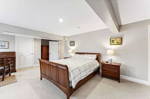 10700 Kingsbridge Estates Dr, Creve Coeur, MO 63141 | 32 Photos - Movoto