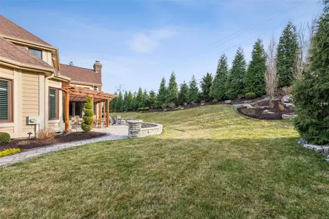 10700 Kingsbridge Estates Dr, Creve Coeur, MO 63141 | 32 Photos - Movoto