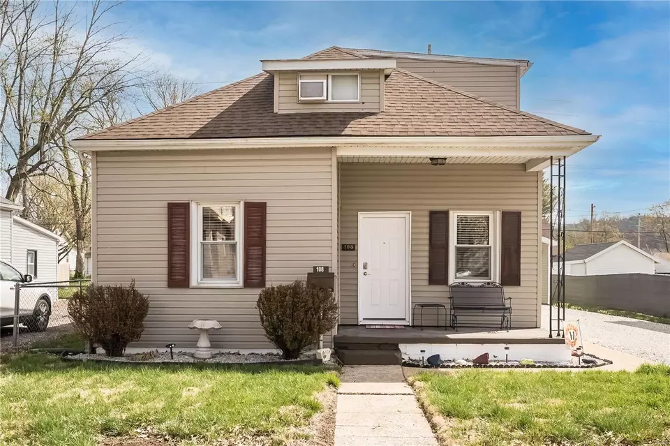 108 N 4th St, Dupo, IL 62239 | 39 Photos - Movoto