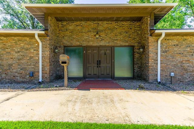2920 Lake Rd, Mexico, MO 65265 | 69 Photos - Movoto