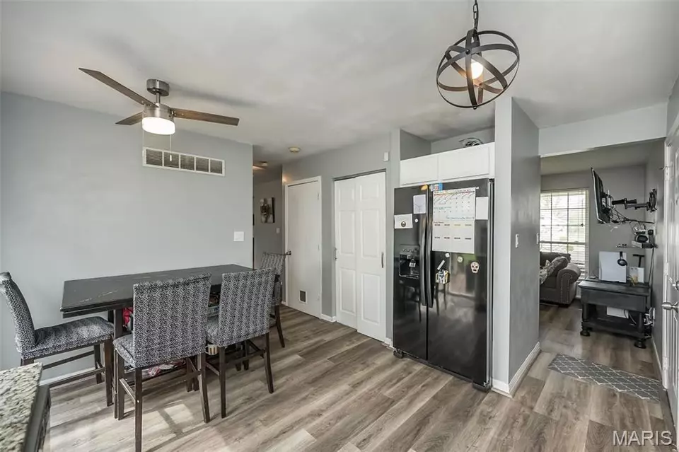 1209 Riva Ridge Ct, Florissant, MO 63034 | MLS# 25019610 | 43 Photos ...