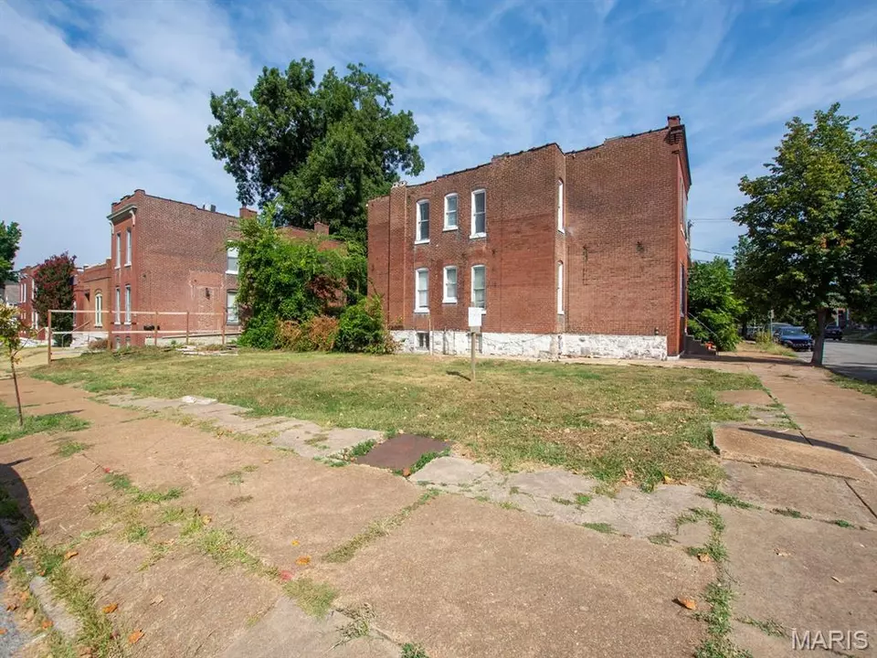 4559 S Compton Ave, Saint Louis, MO 63111 | MLS# 25061989 | 6 Photos ...