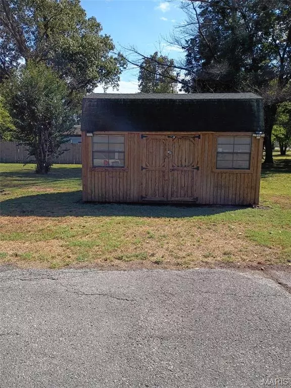 202 S Lewis St, Marston, MO 63866 | MLS# 25064987 | 10 Photos - Movoto