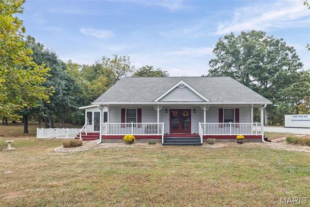 34686 Gun Club Rd, Brighton, IL 62012 | MLS# 25073726 | 19 Photos - Movoto