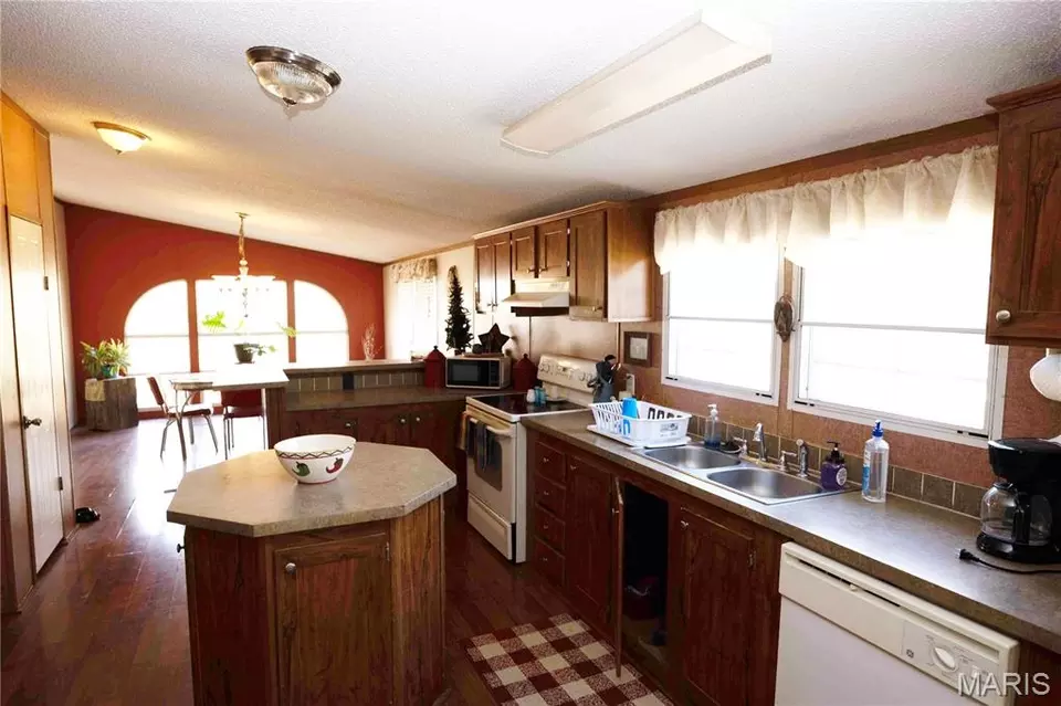 23609 State Highway Oo, Marble Hill, MO 63764 | MLS# 25081296 | 37 ...