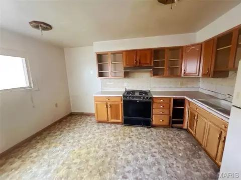 1936 Doris, Sauget, IL 62206 | MLS# 26000261 | 17 Photos - Movoto