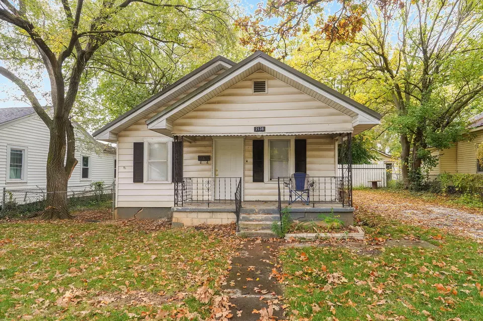 2138 N Boonville Ave, Springfield, MO 65803 - Movoto