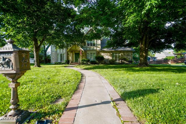 2508 E Meadow Dr, Springfield, MO 65804 | 56 Photos - Movoto
