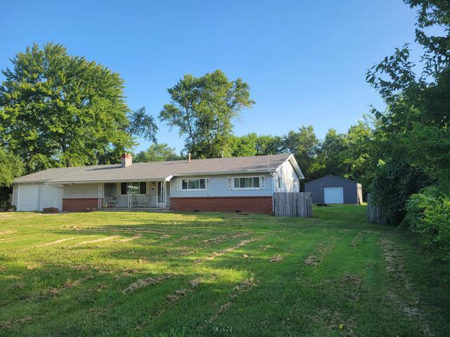 203 Virginia Ave, Carthage, MO 64836 | MLS# 60274080 | 26 Photos - Movoto