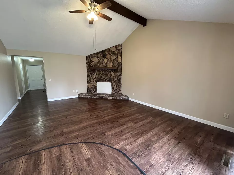 1201-1215 W Sunset, Springfield, MO 65807 | MLS# 60299114 | 18 Photos ...