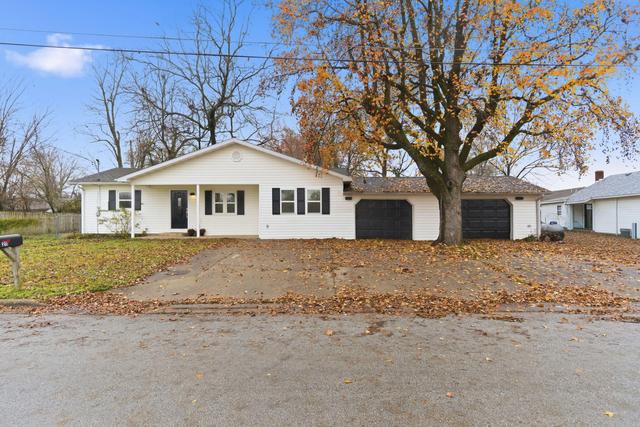 211 N Rechow Ave, Bolivar, MO 65613 | MLS# 60310961 | 31 Photos - Movoto