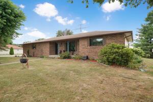 817 Kings St, Mount Vernon, MO 65712 | 38 Photos | MLS #60222774 - Movoto