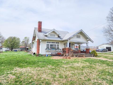 22390 Main St, Weaubleau, MO 65774 | 18 Photos | MLS #60239832 - Movoto