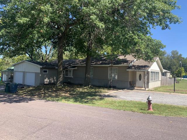 1201 N 4th St, Monett, MO 65708 | 38 Photos - Movoto