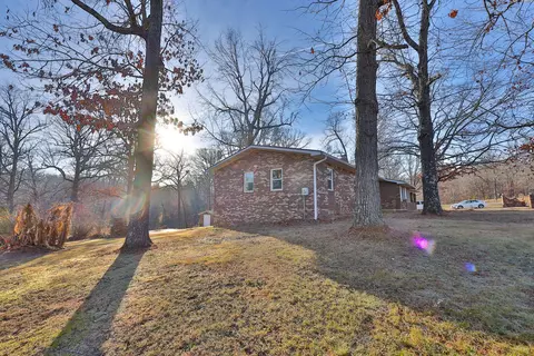 709 County Rd 393, Thayer, MO 65791 - Movoto