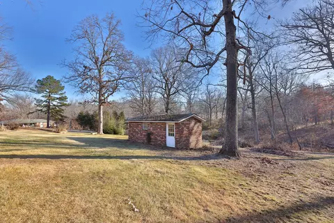 709 County Rd 393, Thayer, MO 65791 - Movoto