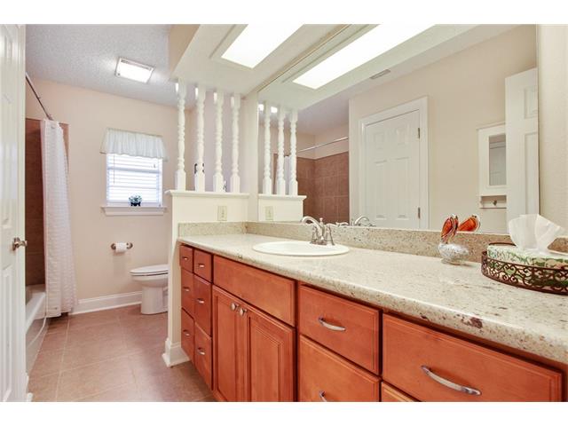 222 Devon Rd, Laplace, LA 70068 - Movoto.com