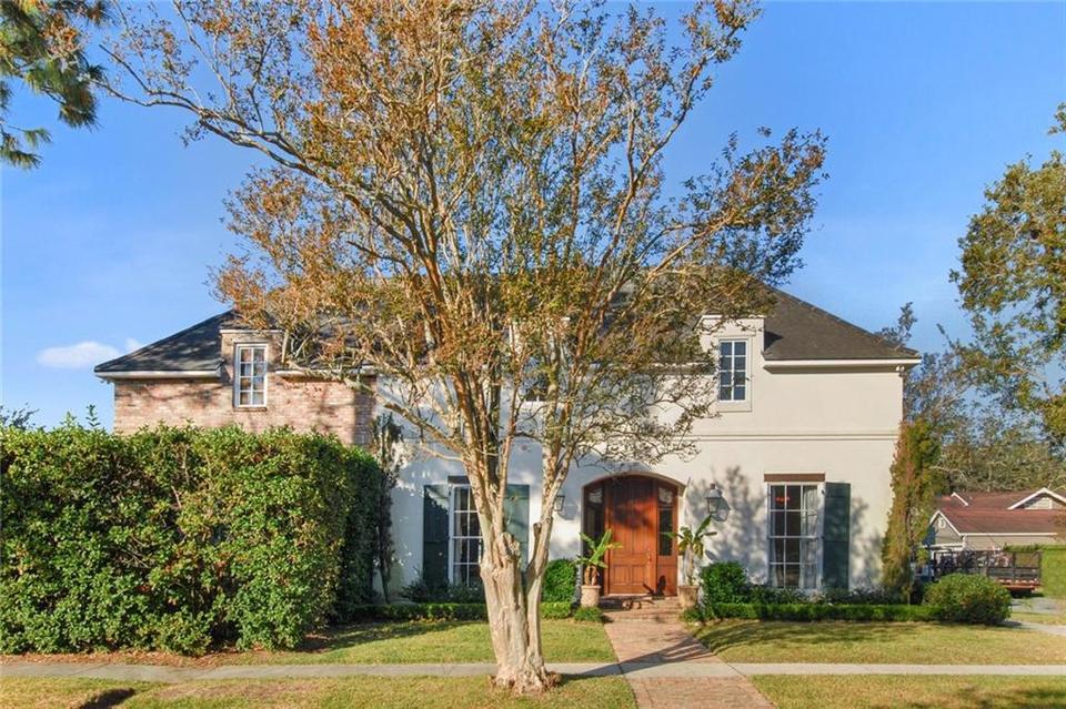 202 Rosewood Dr, Metairie, LA 70005 | 36 Photos | MLS #2321351 - Movoto