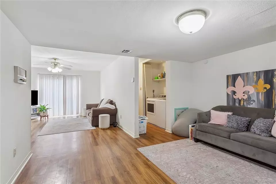 889 Martin Behrman Ave, Metairie, LA 70005 | 17 Photos - Movoto