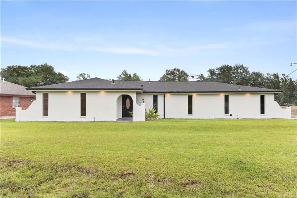 119 Davis Dr, Luling, LA 70070 | 17 Photos - Movoto
