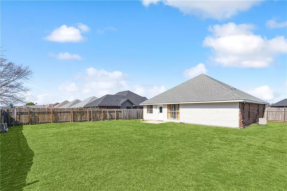 123 River Pointe Dr, Laplace, LA 70068 | 14 Photos - Movoto