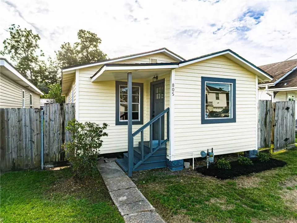 805 Avenue A Ave, Westwego, LA 70094 | MLS# 2524963 | 24 Photos - Movoto