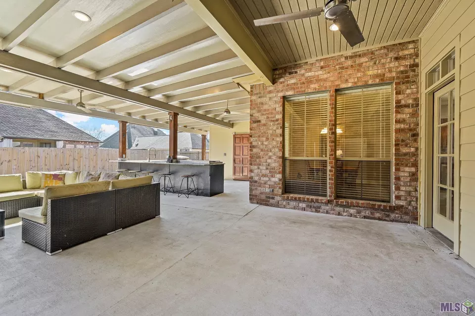 8575 Glenfield Dr, Baton Rouge, LA 70809 | 23 Photos - Movoto