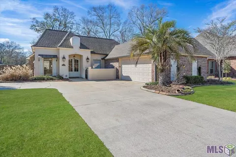 18196 Lake Harbor Ln, Prairieville, LA 70769 | 32 Photos - Movoto
