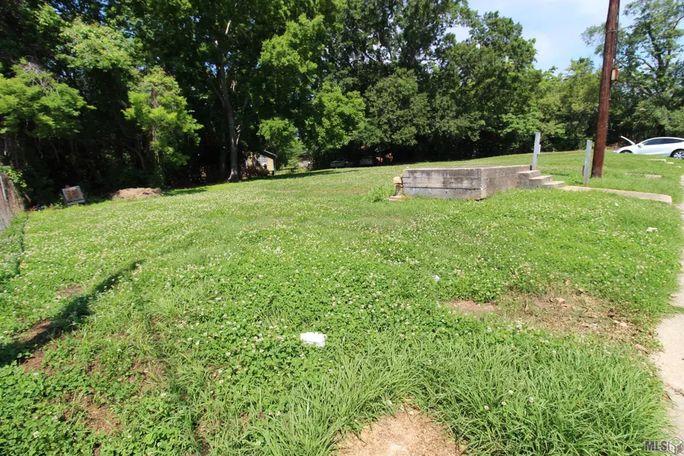 2128 Thomas H Delpit Dr, Baton Rouge, LA 70802 | 2 Photos - Movoto