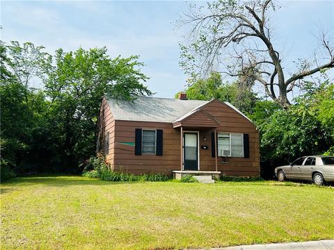 2416 NE 24th St, Oklahoma City, OK 73111 | 13 Photos | MLS #1071425 ...