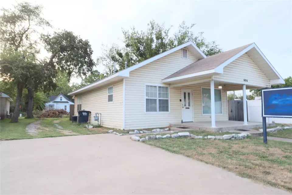 606 N Kickapoo Ave, Shawnee, OK 74801 | 27 Photos - Movoto