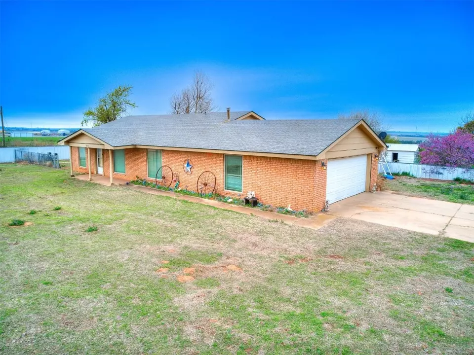 4108 N Broadway Ave, Hinton, OK 73047 | 35 Photos - Movoto