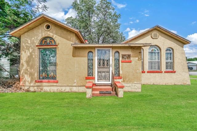 301 E Jefferson St, Mangum, OK 73554 | 34 Photos - Movoto