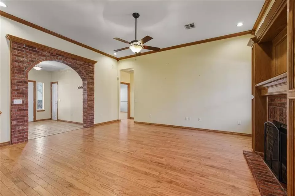 901 Autumn Way, Blanchard, OK 73010 | MLS# 1184243 | 27 Photos - Movoto