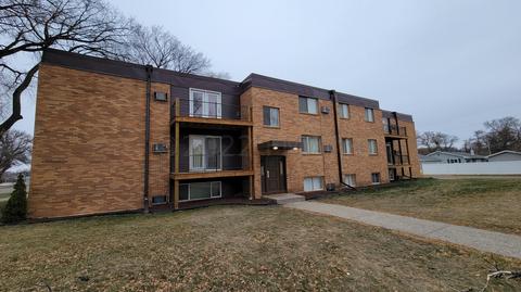 215 6th Ave SW, Valley City, ND 58072 | 21 Photos | MLS #22-5462 - Movoto