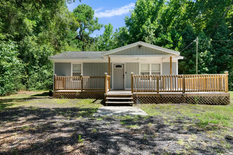 1416 Russellville Rd, Saint Stephen, SC 29479 - Movoto