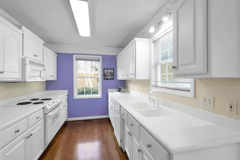 256 Club Meadows Ct, Spartanburg, SC 29302 - Movoto