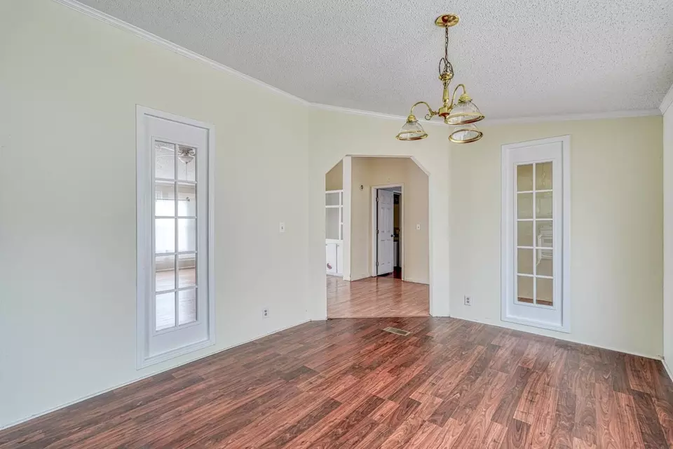 1061 Nazareth Rd, Spartanburg, SC 29301 | MLS# 331198 | 38 Photos - Movoto