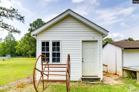 1086 Main St, Pelion, SC 29123 | 37 Photos - Movoto