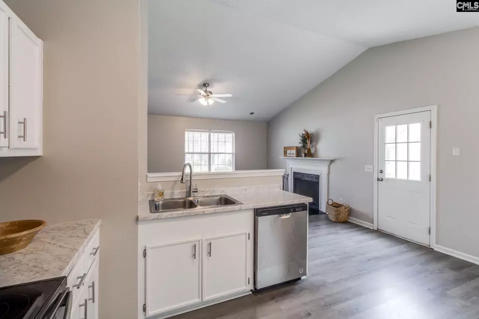 203 Tilting Rock Dr, Hopkins, SC 29061 | MLS# 608865 | 28 Photos - Movoto