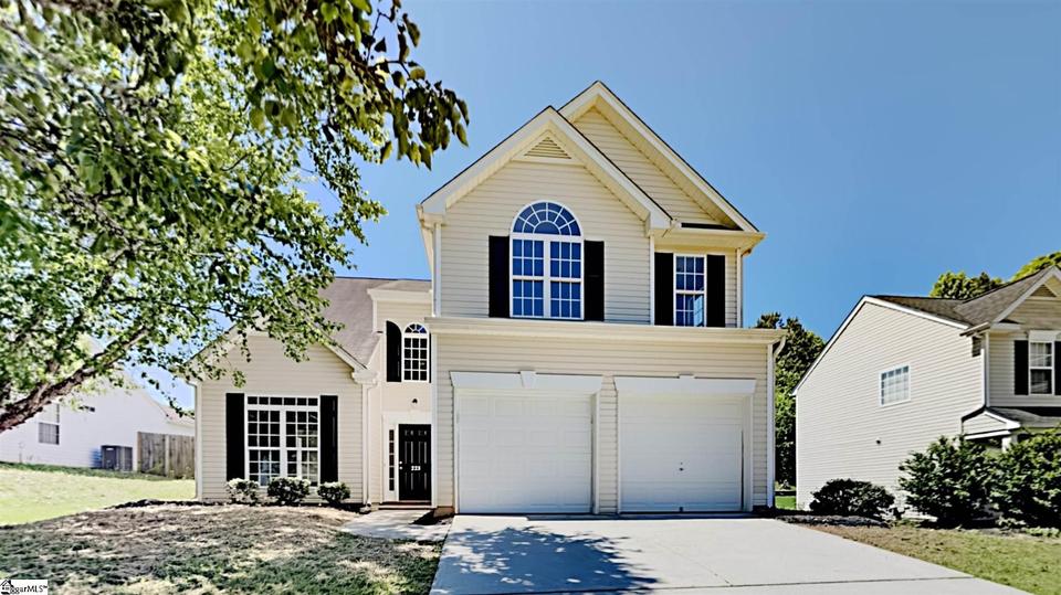 223 Bonnie Woods Dr, Greenville, SC 29605 | 17 Photos | MLS #1444409 ...