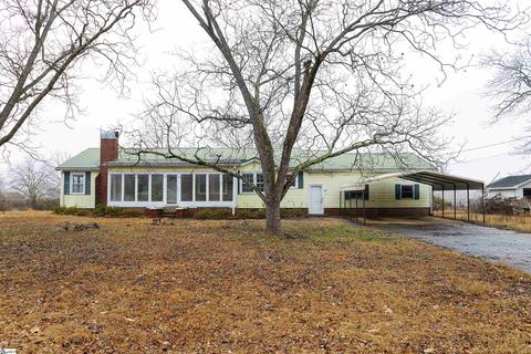 225 Walton Dr, Williamston, SC 29697 | 27 Photos | MLS #1489901 - Movoto