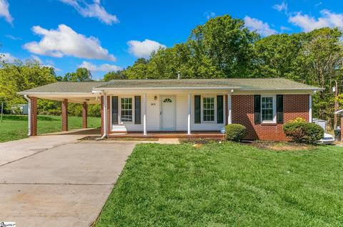 309 E Hampton Ave, Honea Path, SC 29654 | 36 Photos | MLS #1496654 - Movoto