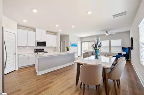 113 Ted Dr, Mauldin, SC 29662 | 30 Photos - Movoto