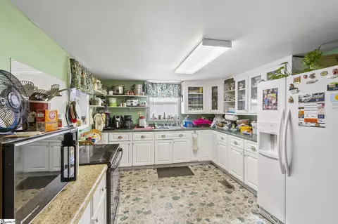 122 Mad Ln, Easley, SC 29640 | 36 Photos - Movoto