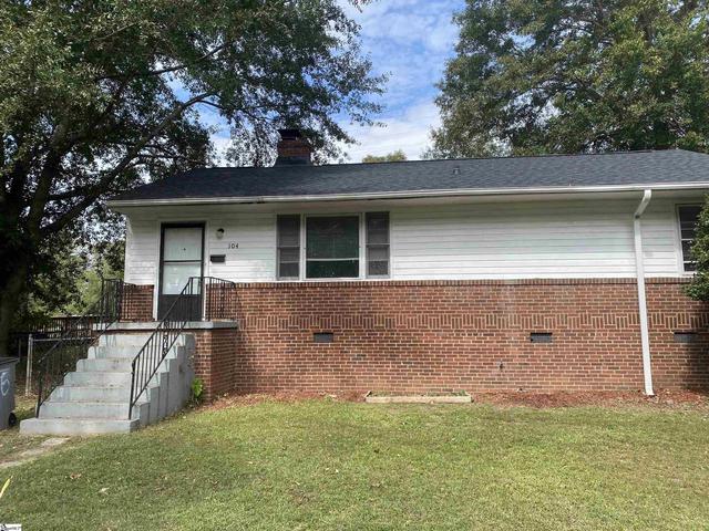 104 Langston Dr, Greenville, SC 29617 | 11 Photos - Movoto