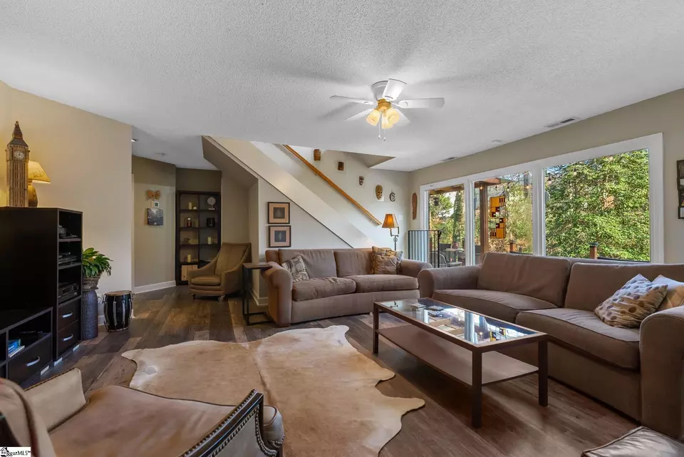 107 Stone Ridge Ct, Greer, SC 29650 | MLS# 1580968 | 50 Photos - Movoto
